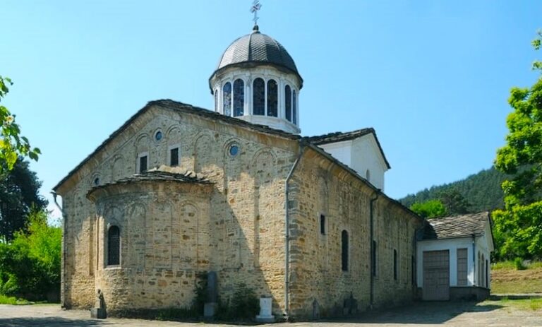 Църква "Св. Параскева - Петка" в гр. Троян | Oblasta.com